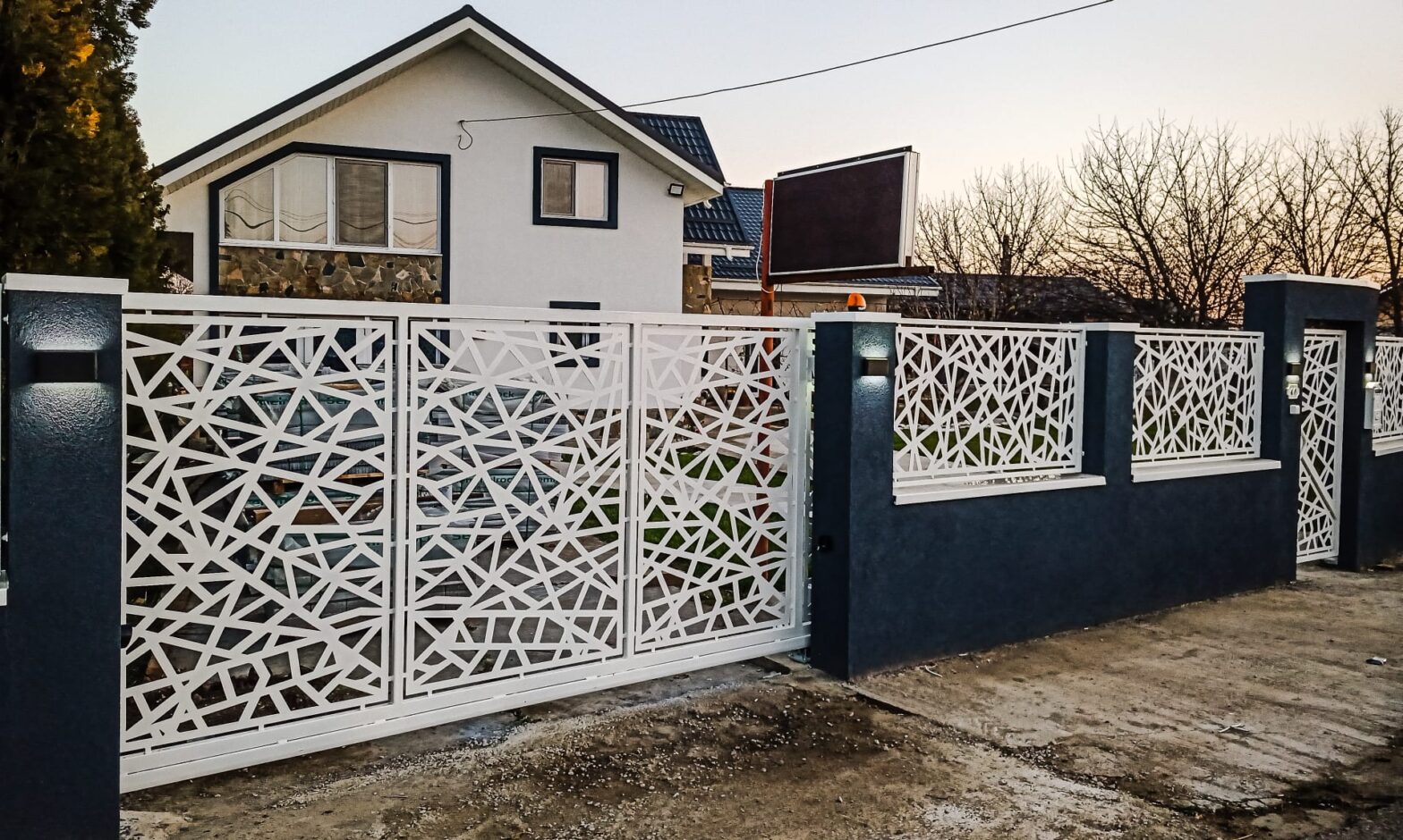 Tabla decupată CNC – Design modern și debitare precisă